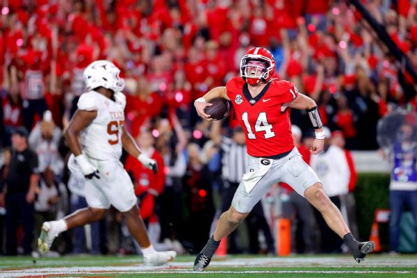 Georgia gets 'down and dirty' in 35-10 victory over Texas