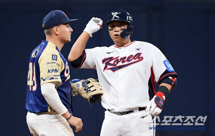Except for Roh Si-hwan, Han Dong-hee appears four times. Catcher Choi ...