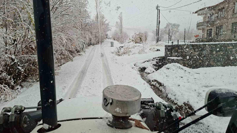 Hakkari’de mevsimin ilk karı yağdı