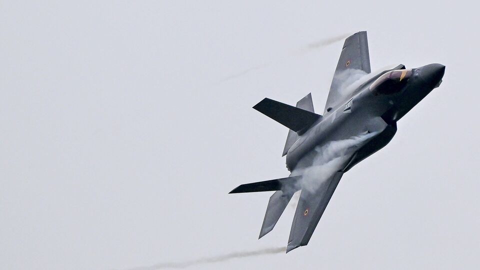 US completes successful stockpile flight tests of B61-12 nuclear ...