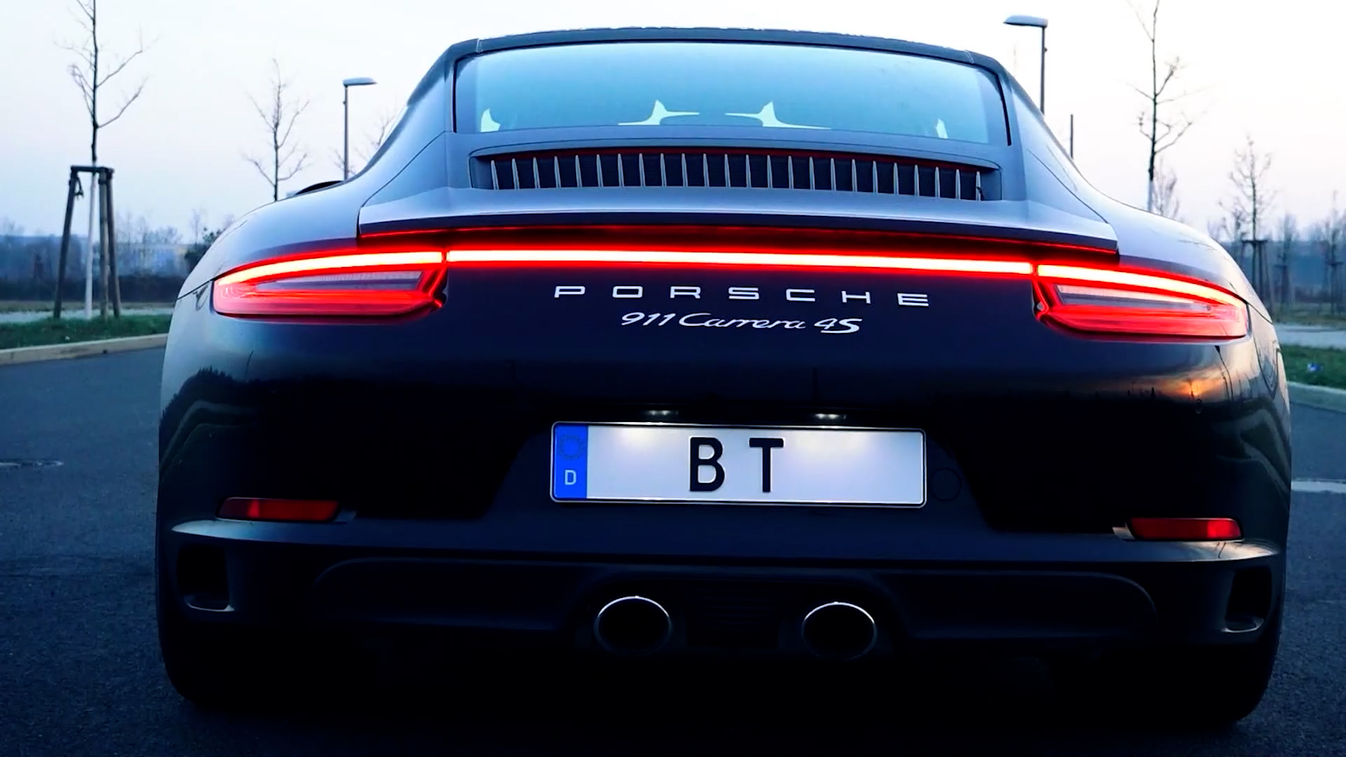 Onboard race – Porsche 911 vs Audi R8 V10 op topsnelheid