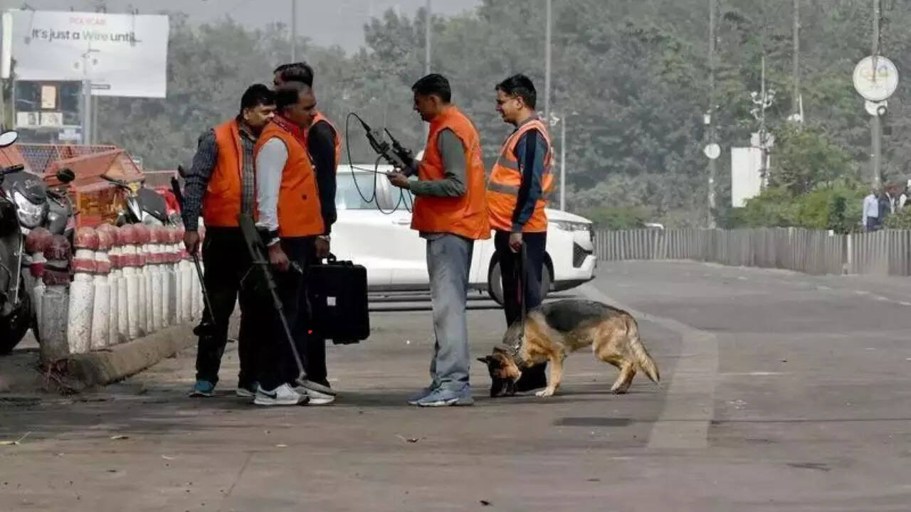 Delhi blast probe: Cops suspect highly unstable TATP, ammonium nitrate ...