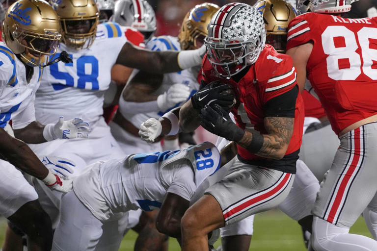 Ohio State routs UCLA 48-10 to improve to 10-0