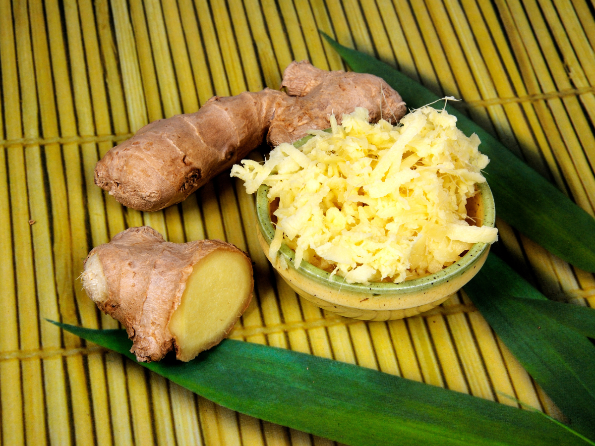 7 foods that reduce gas and bloating naturally