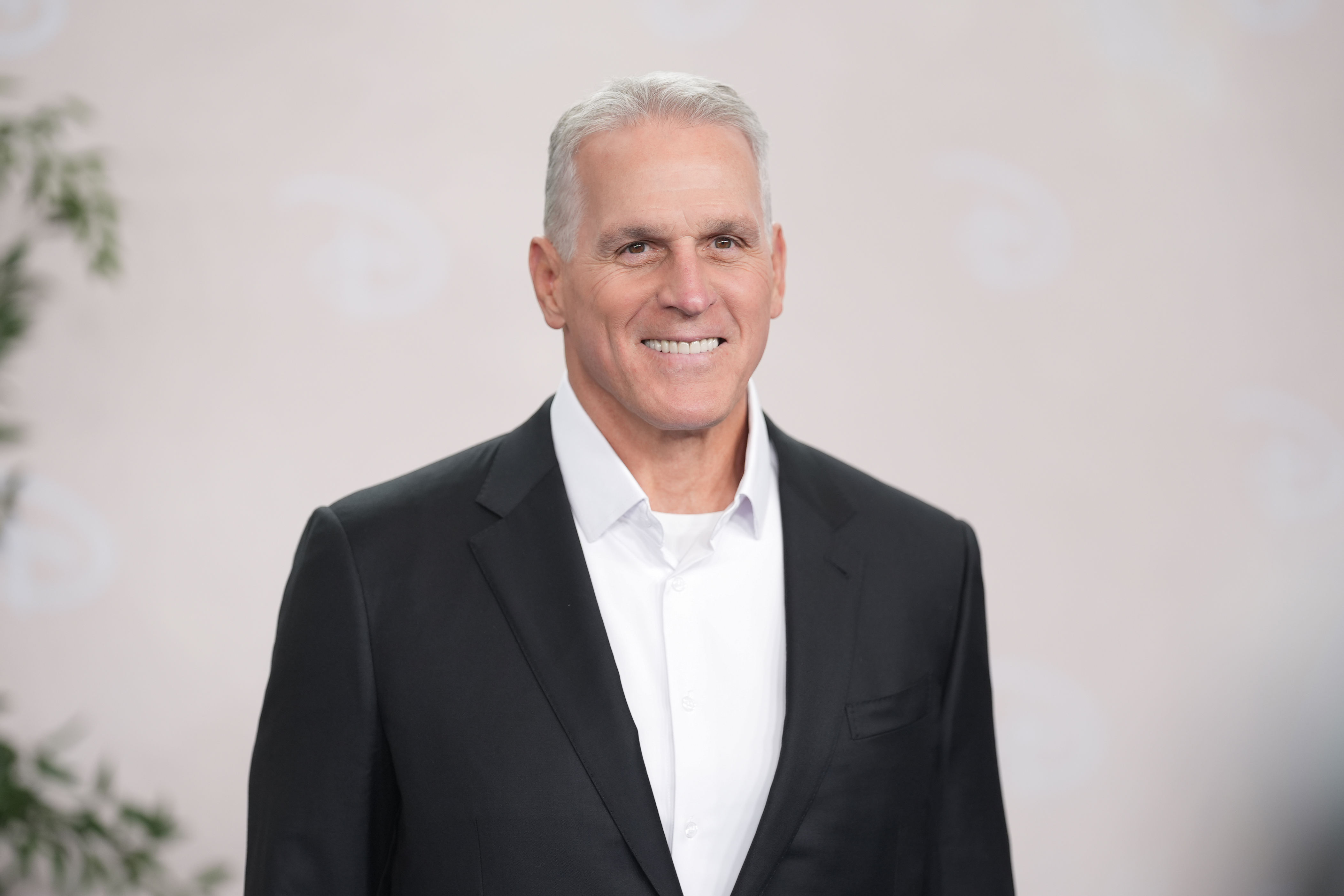 "Call me, please": The Golden Bachelor's Peg Munson shares her desire ...