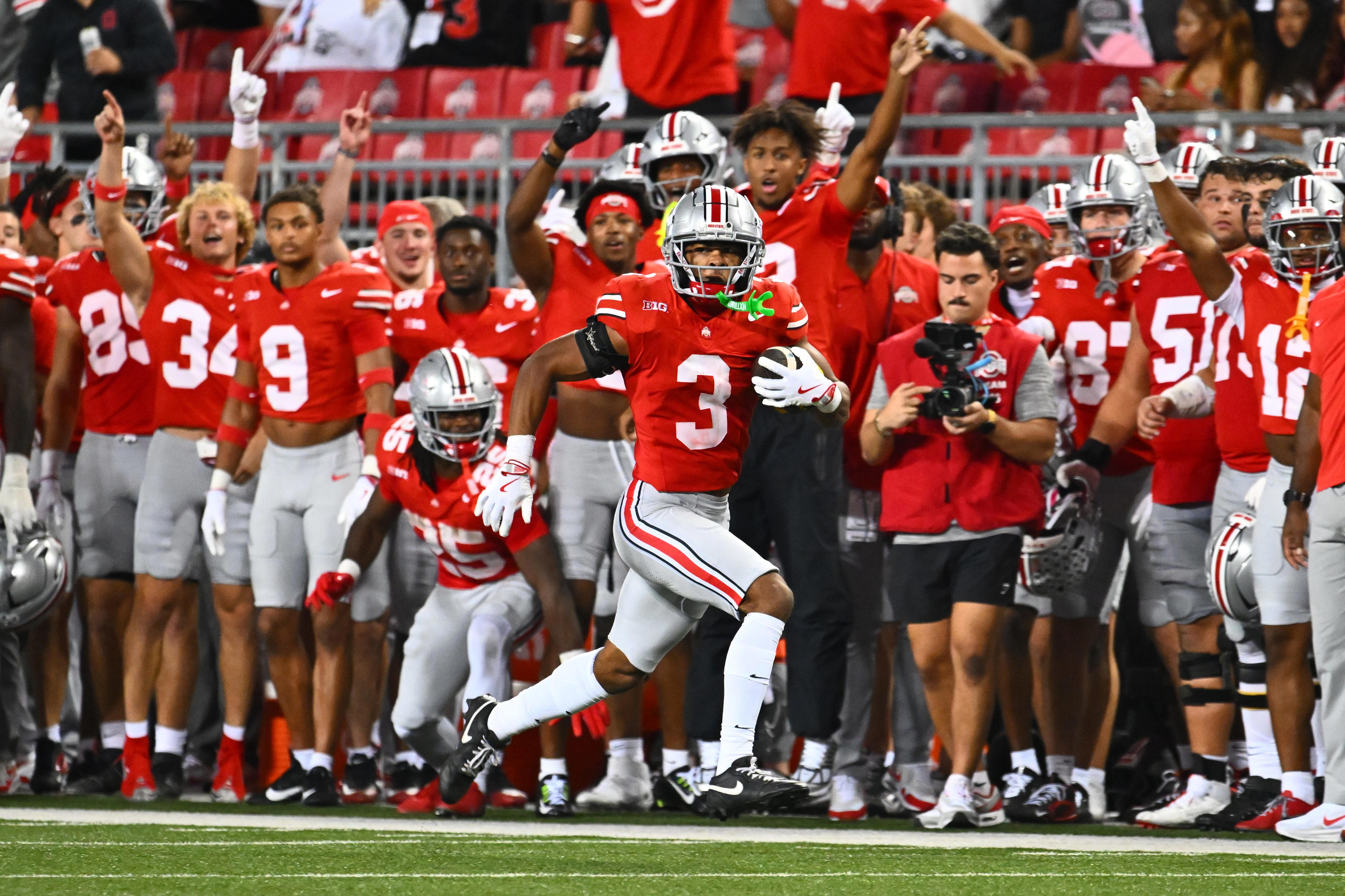 Watch Lorenzo Styles Jr. of Ohio State run a kickoff back for a touchdown