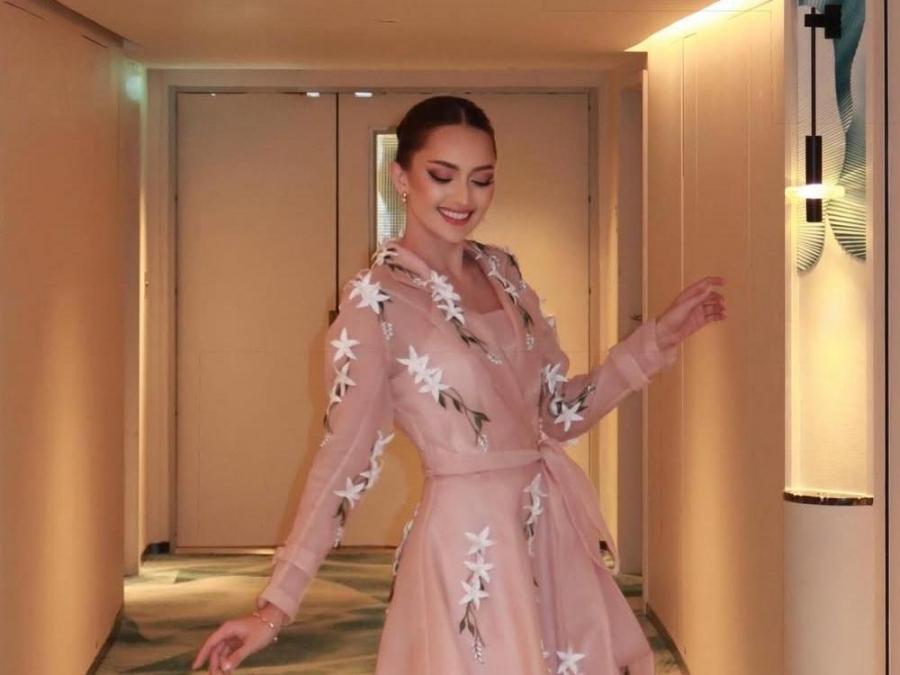 Miss Universe PH Ahtisa Manalo grabs attention with closed-door ...
