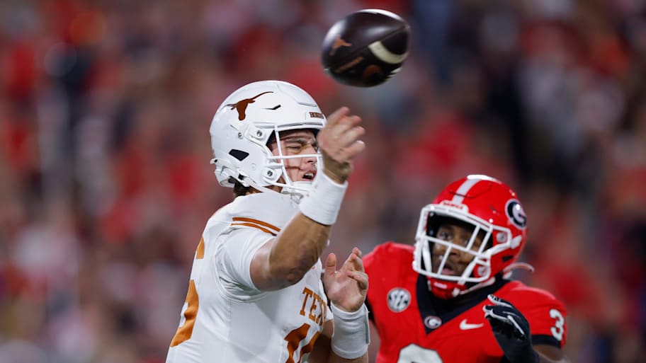 Texas implodes in first half vs. Georgia as penalties, drops, defensive ...
