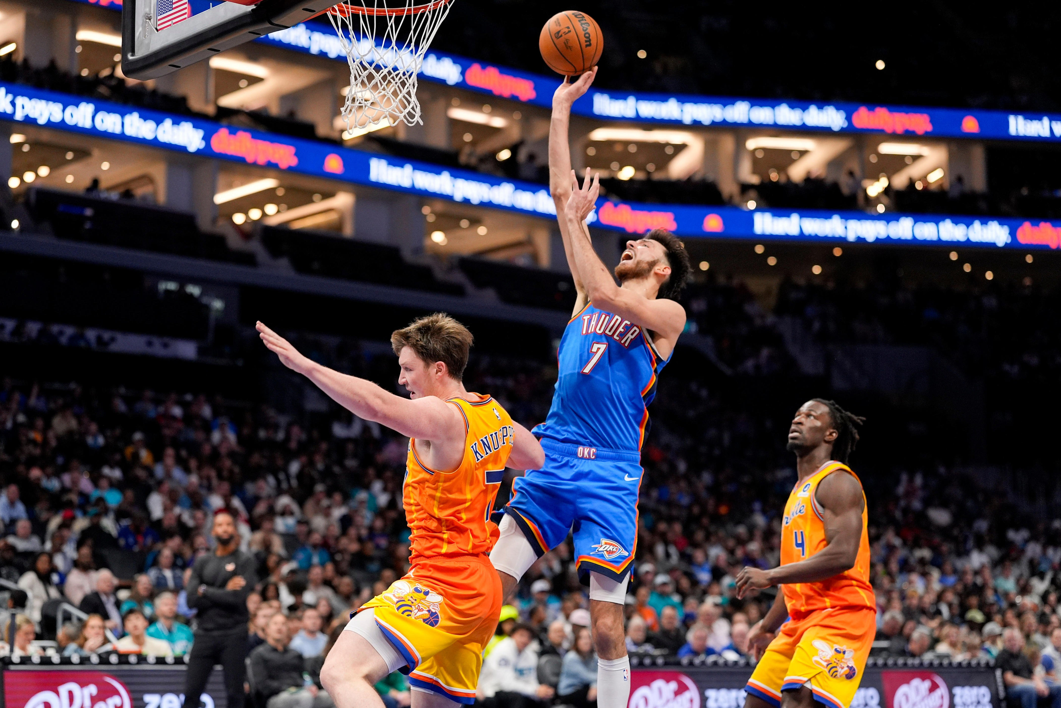 Photos: Best images from Thunder's 109-96 win over Hornets
