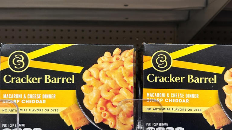 Why Cracker Barrel Mac And Cheese Is The Best Store-Bought Variety You ...