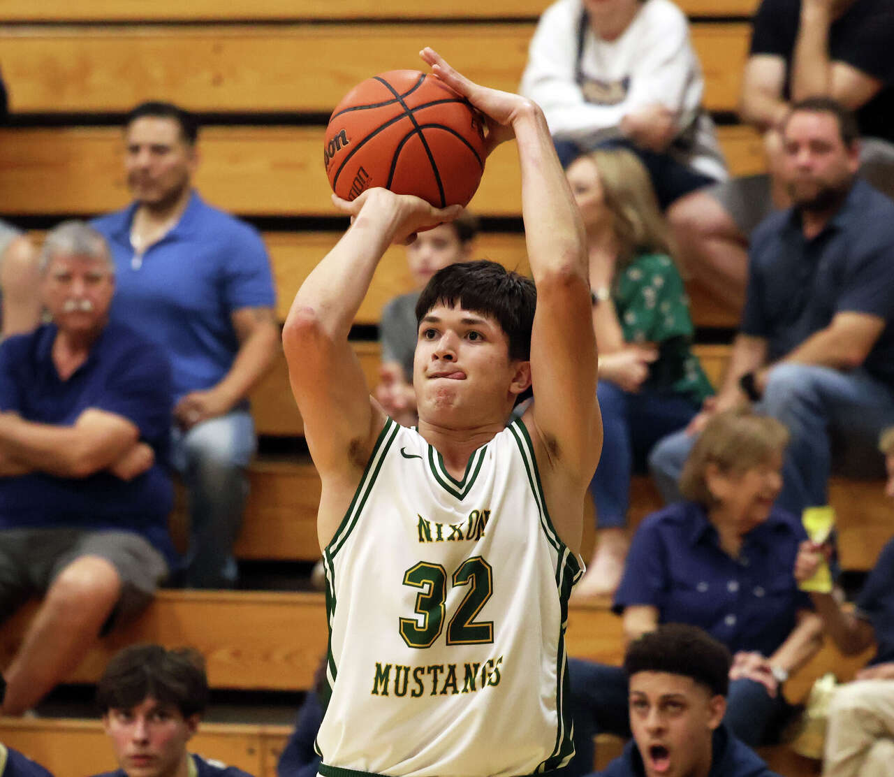 Photos: Alexander opens season with comeback over Nixon