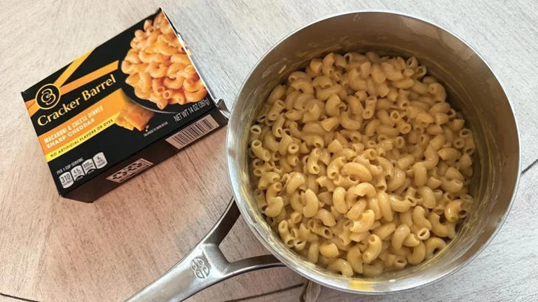 Why Cracker Barrel Mac And Cheese Is The Best Store-Bought Variety You ...