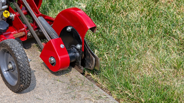 Don't Sharpen Your Edger Blades, Replace Them Instead - Here's Why