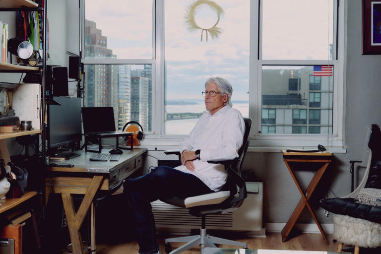 Hedge Funds Call This Psychologist When Their Traders Start Losing