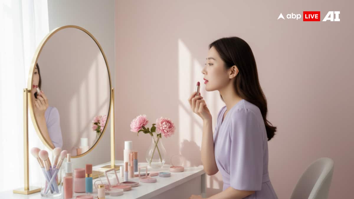 From Dewy Skin To Glossy Lips: The Hottest Makeup Trends Of The Year