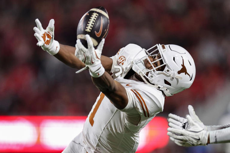 Georgia’s surprise onside kick sparks 35-10 win, puts Texas’ playoff ...