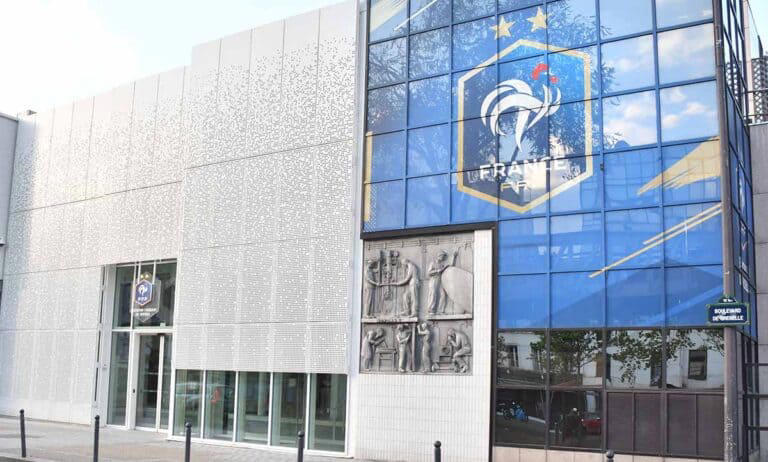 La FFF va largement augmenter le barème disciplinaire