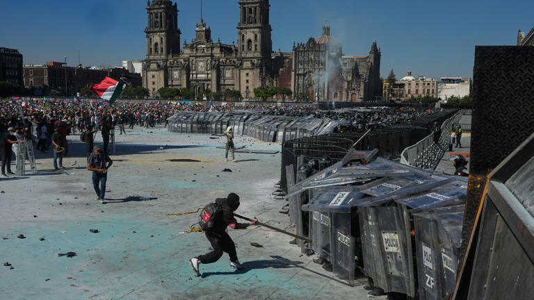 Thousands march in Gen Z protests against crime and corruption in Mexico