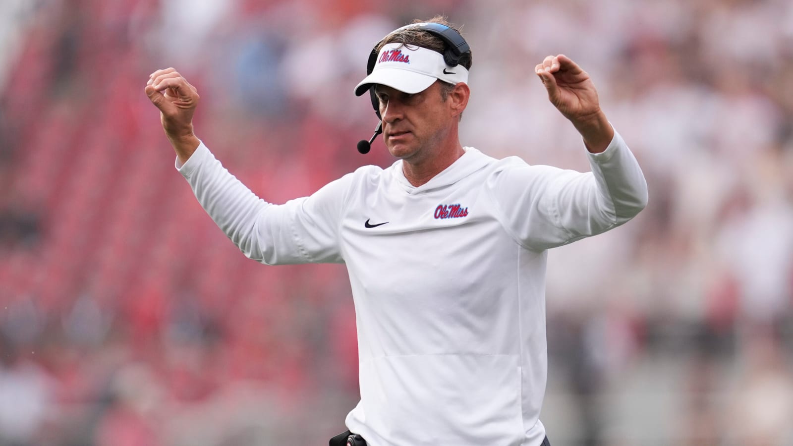 Lane Kiffin hilariously corrects reporter on postgame hug after Florida ...