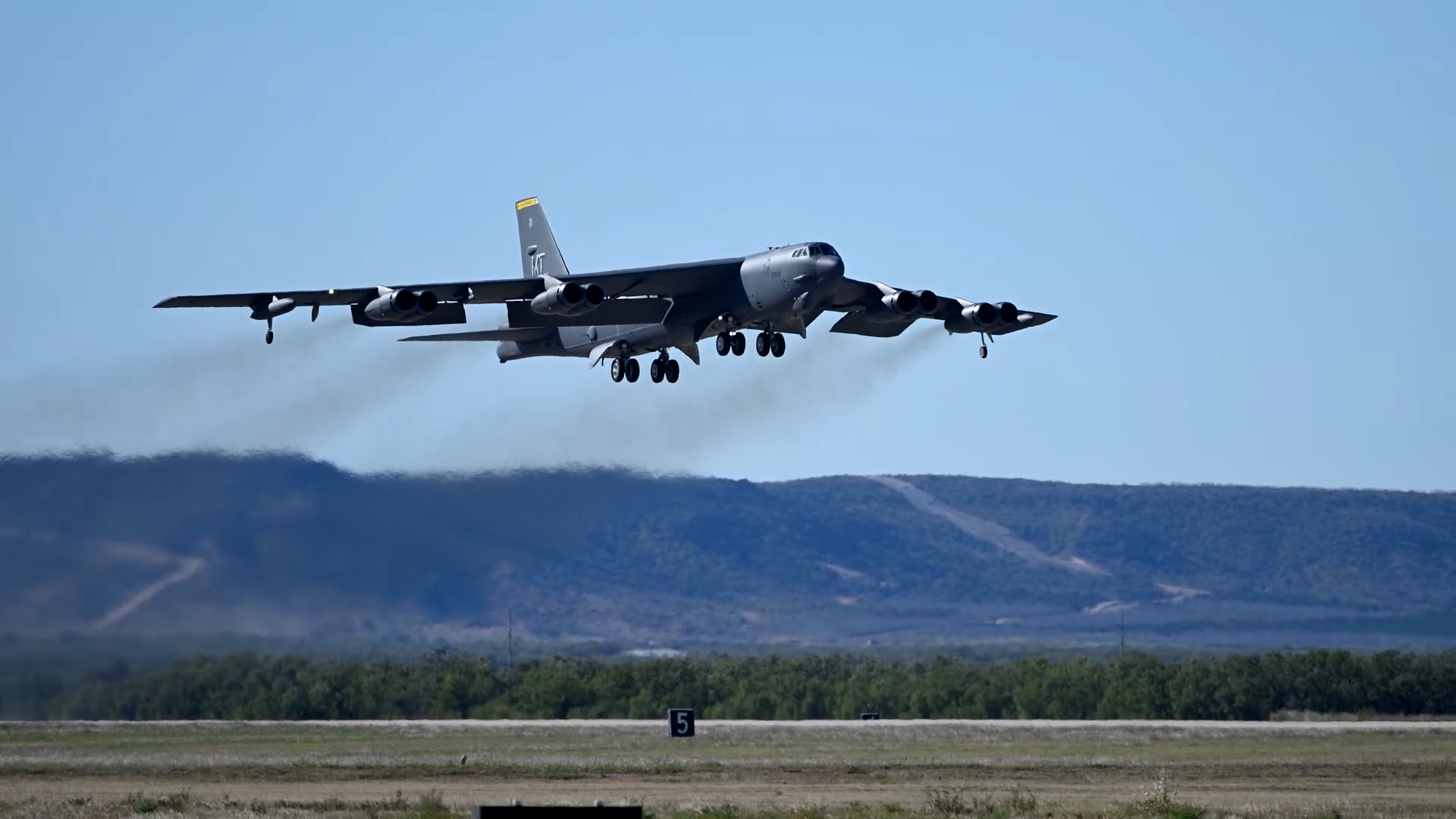 Decollo dei B-52 USA da Dyess per un'importante esercitazione