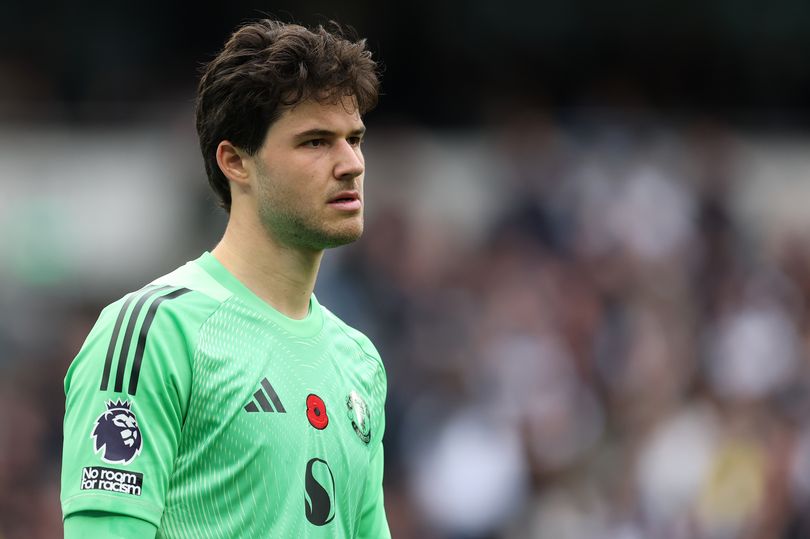 Senne Lammens gets seal of approval from Sir Alex Ferguson as Man ...