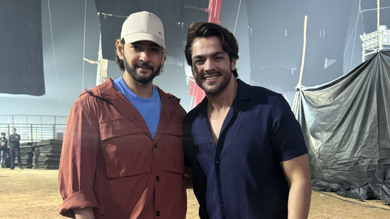 'Varanasi' movie event: Ashish Chanchalani shares BTS picture with ...