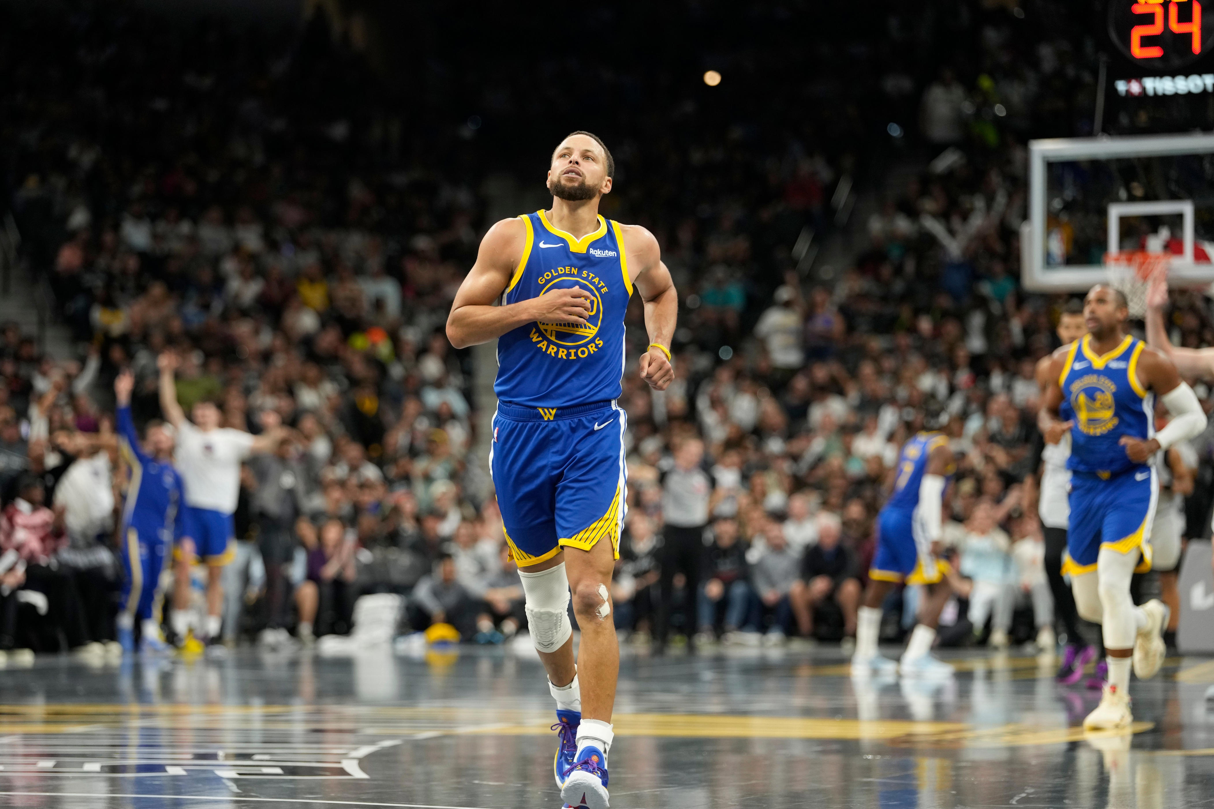 Steph Curry shares post on IG after pair of wins in San Antonio