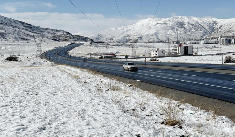 Van, Bitlis ve Hakkari'ye kar yağdı