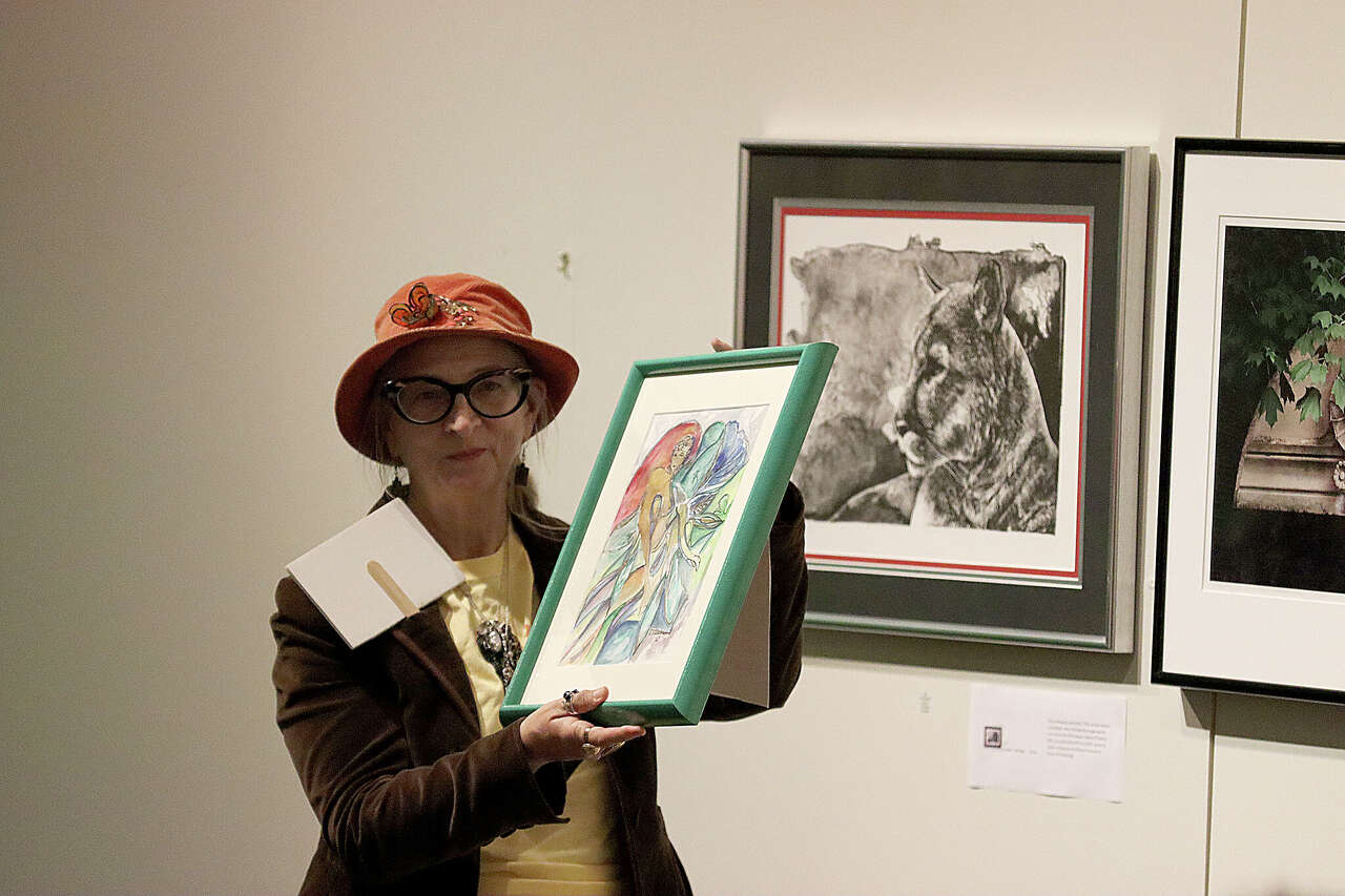Large crowd supports SIUE Friends of Art auction