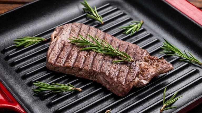 Texas Roadhouse's Country Fried Steak Uses An Unexpected Premium Cut