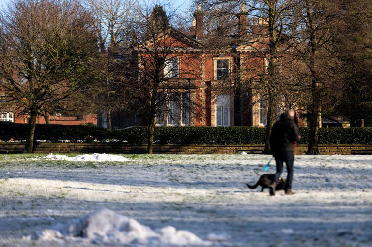 Met Office says temperature set to dip below freezing in Greater ...