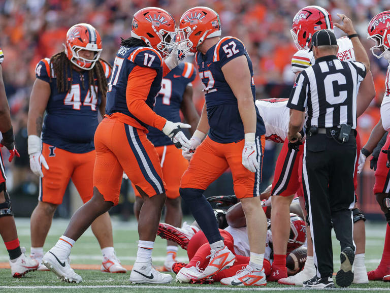 Find out the Illinois vs. Wisconsin Badgers football betting odds