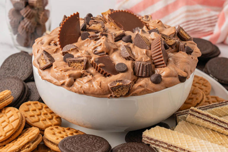 A Creamy, Peanut Butter Reese’s Fluff Everyone Will Devour