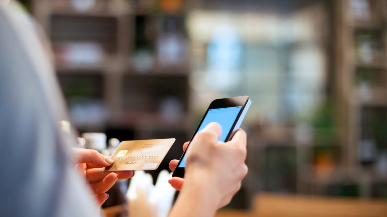 Il finto sms della banca, la risposta del cliente, il conto svuotato ...