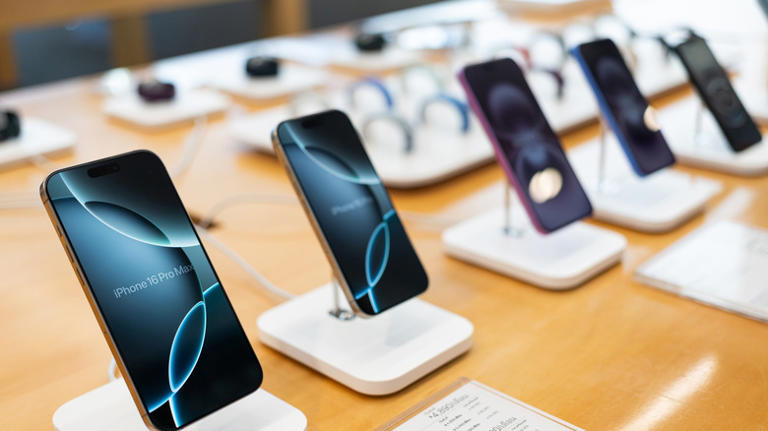 X Items 'Upper-Class' People (Almost) Never Spend Money On