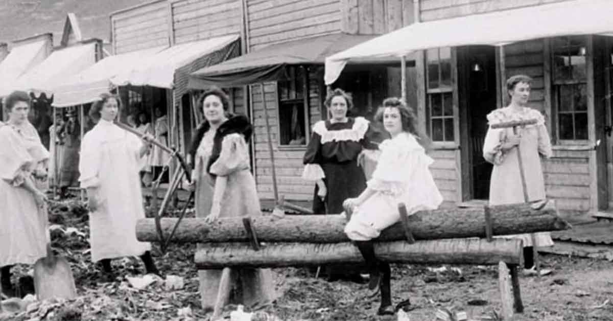 The Best Wild West 'Fun Houses' Had on the Frontier