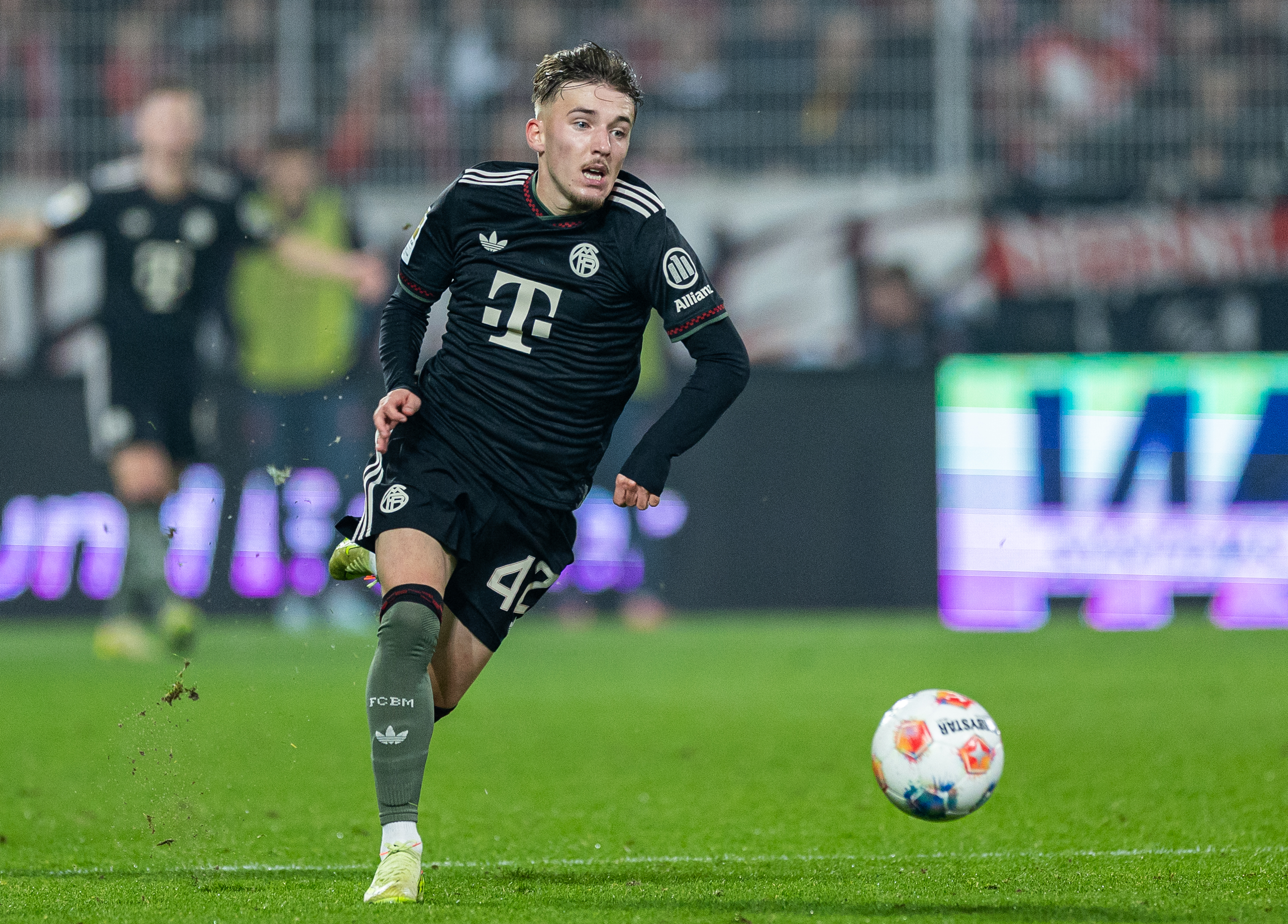 Report: Bayern Munich are already discussing new contract for Lennart Karl
