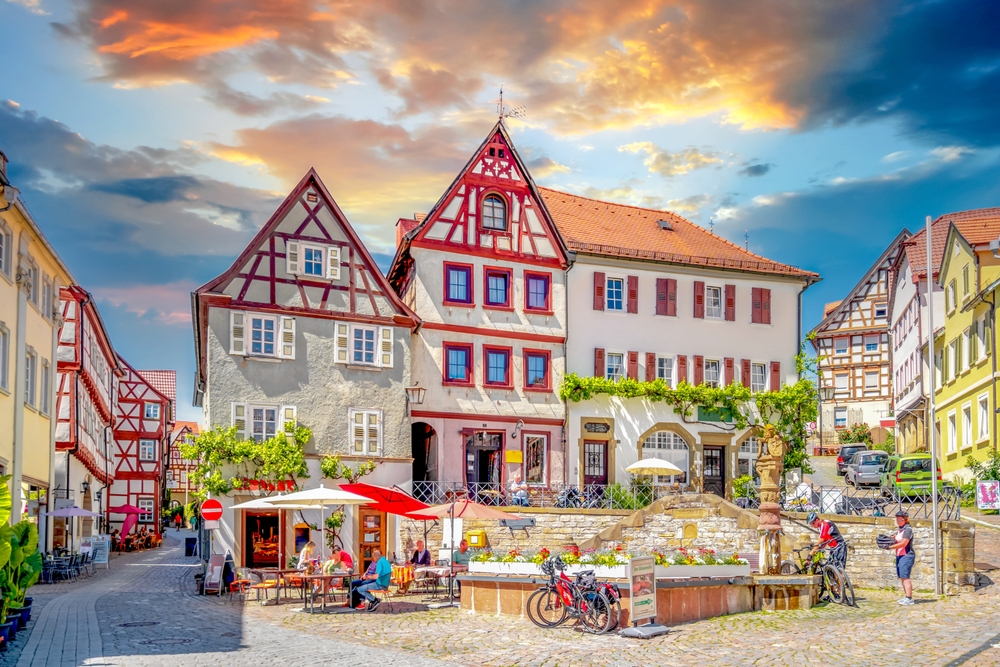 17 spring trips with garden paths, flower beds, and scenic town centers