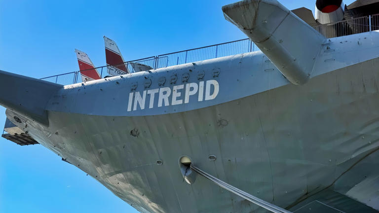 The Essex-class aircraft carrier makes the US Navy in 2026 look really bad