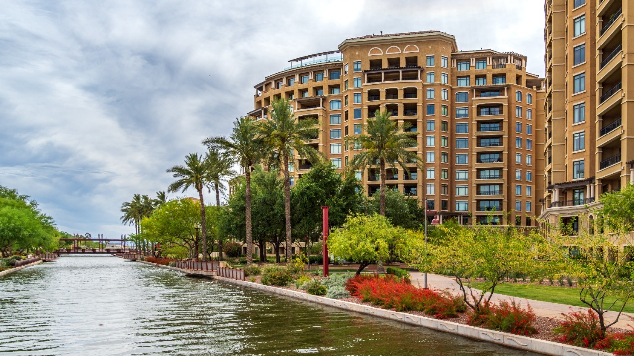 5 major US cities where homes aren't selling in 2025