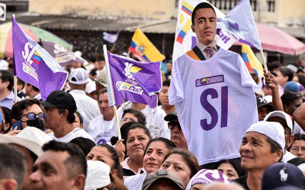 Equador: Noboa anuncia prisão de líder do Los Lobos durante referendo