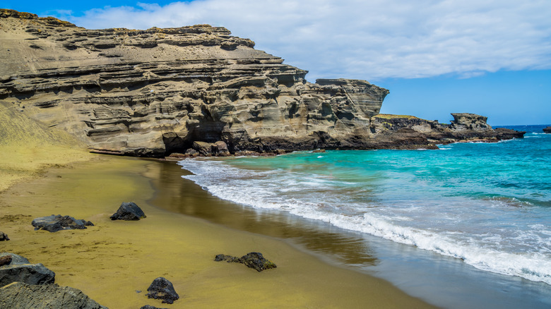 14 Hidden Gems In Hawaii Only Locals Know
