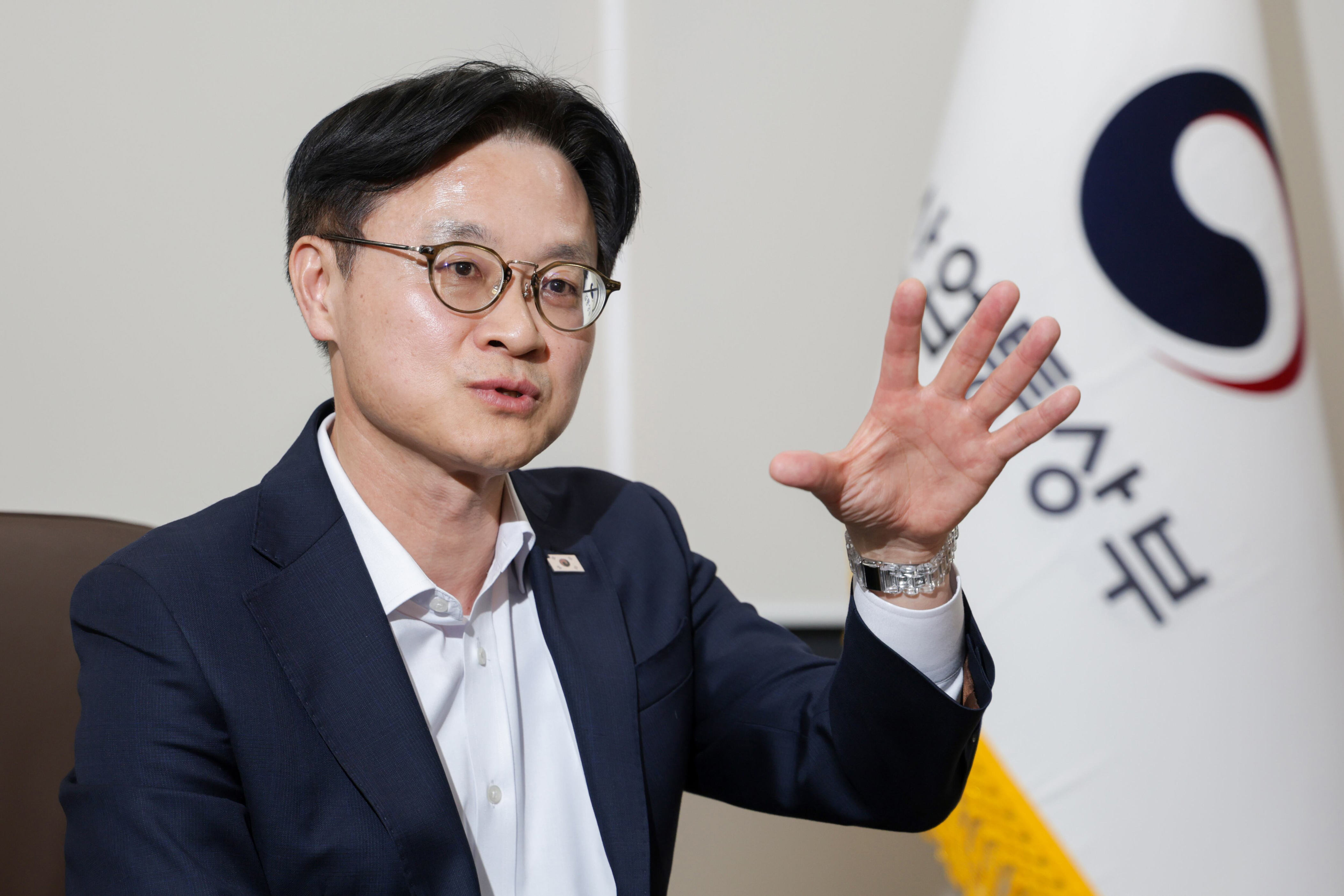 Minister Kim's 9/11 Memorial Attendance Breaks Tariff Deadlock