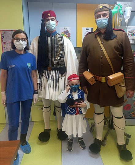 Σύλλογος Ευζώνων Προεδρικής Φρουράς: Οι υπερήρωες, ο μικρός Γαβριήλ και ...