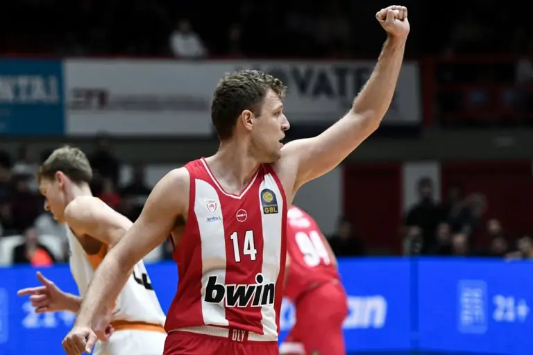 Προμηθέας - Ολυμπιακός 64-88: Περίπατο στην Πάτρα με Βεζένκοβ και ροτέισον