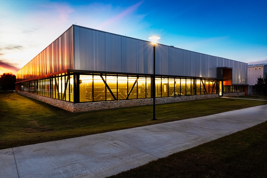 University of Arkansas opens ‘first-of-its-kind’ silicon carbide ...