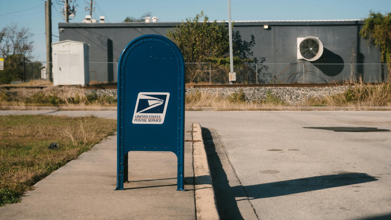 USPS posts $9B loss and calls for major reforms