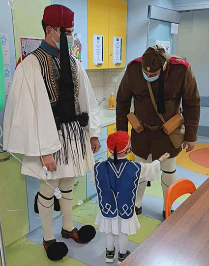 Σύλλογος Ευζώνων Προεδρικής Φρουράς: Οι υπερήρωες, ο μικρός Γαβριήλ και ...