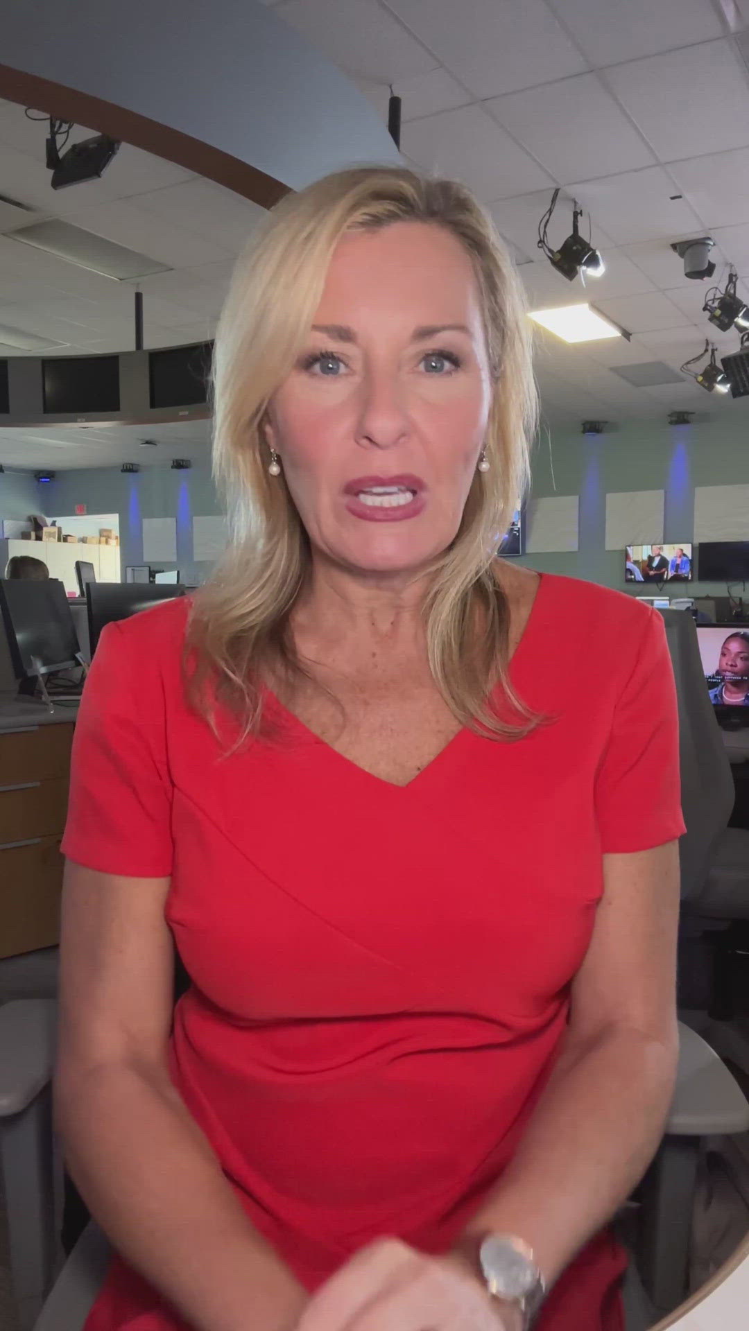 Hero deputy saves people from fire in Hernando County