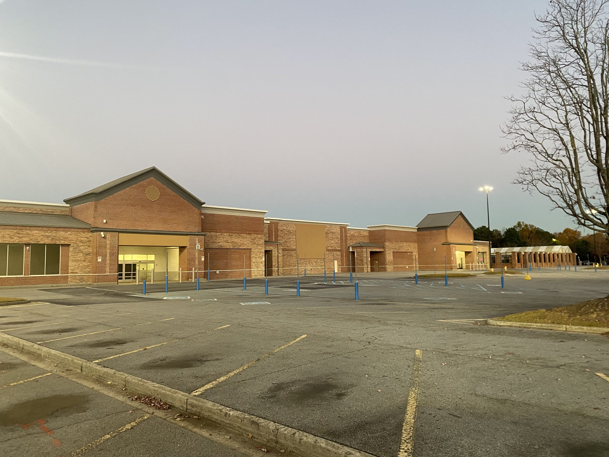 Reports say Kroger will move into former Walmart location in Perimeter ...